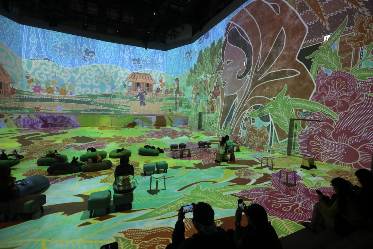 Weekend for the arts: 'Hanya Batik' digital dazzle, 'Engraving Life ...