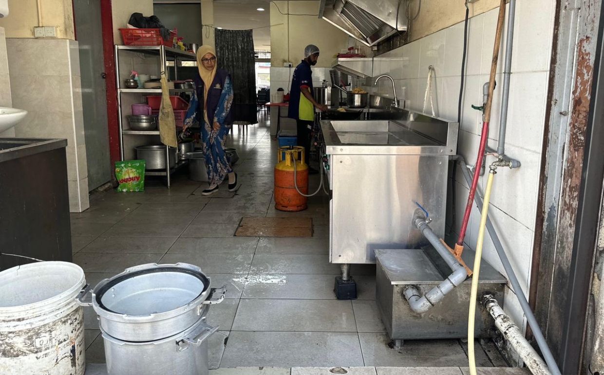 Klang eateries face RM1,000 fine for failing to maintain grease traps ...