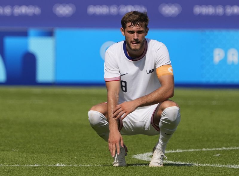 Football: Soccer-Lyon announce arrival of U.S. midfielder Tanner ...