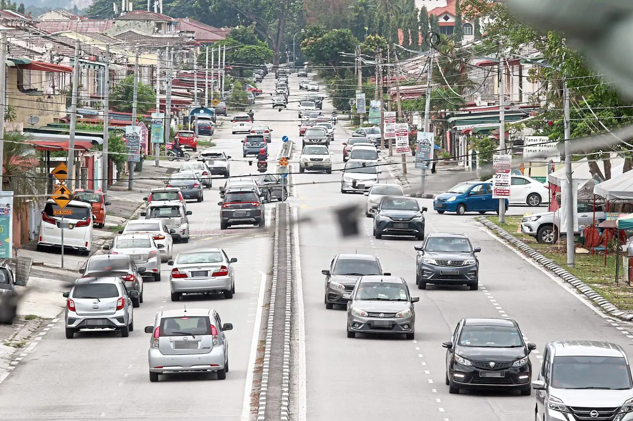 Exploring Ipoh's Culinary Delights by Car