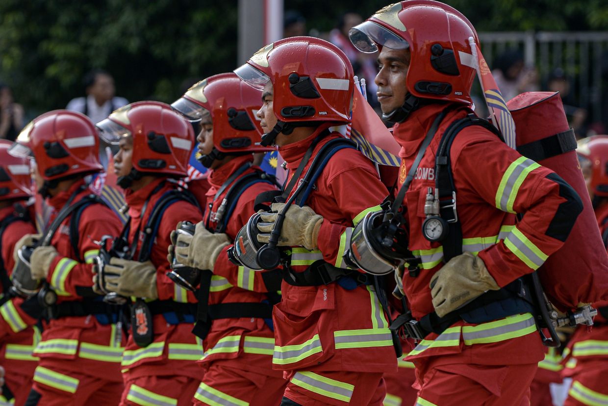 Crowd favourite ‘Abang Bomba’ steals the limelight at National Day ...