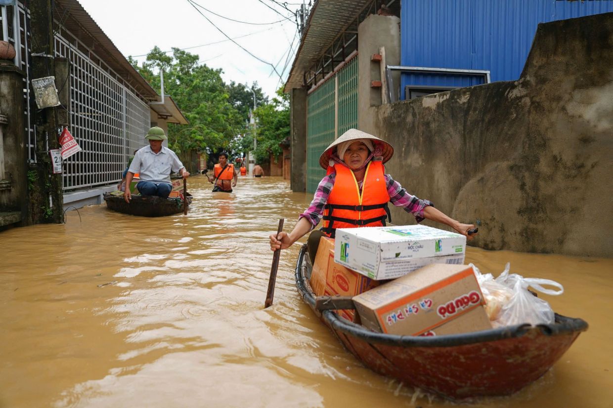 Vietnam death toll from Typhoon Yagi climbs to 141 as Hanoi faces flood ...