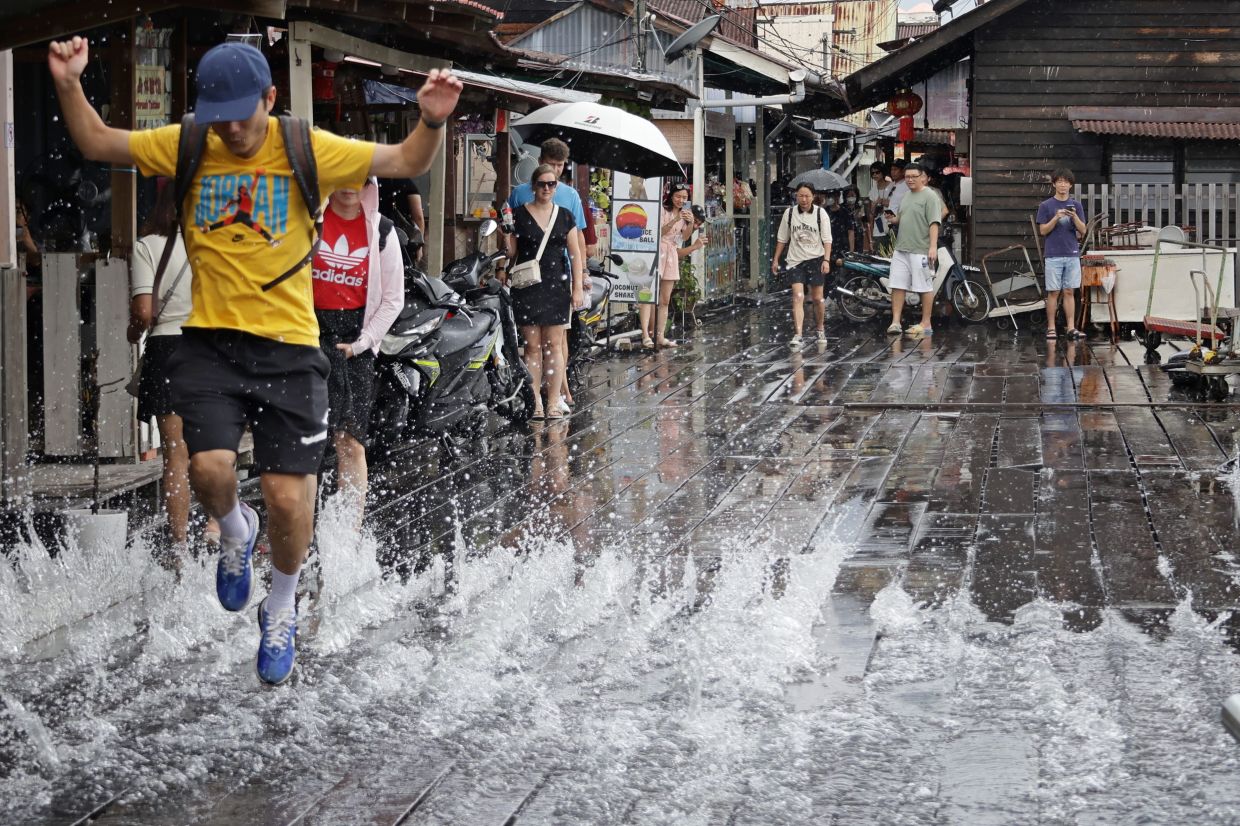Scenes of the storm up north: Photo gallery | The Star