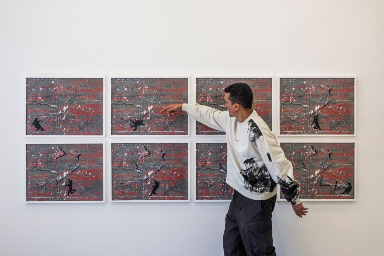 Artist turns Johannesburg's decay and dysfunction into vast canvas ...