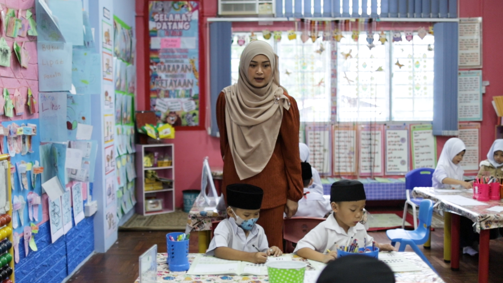 Teachers honoured as pillars of knowledge and guidance by Brunei Imams ...