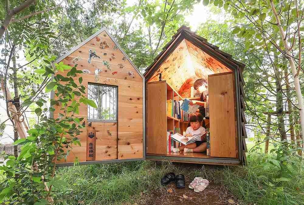 Only kids can squeeze into world’s smallest bookstore in Japan | The Star