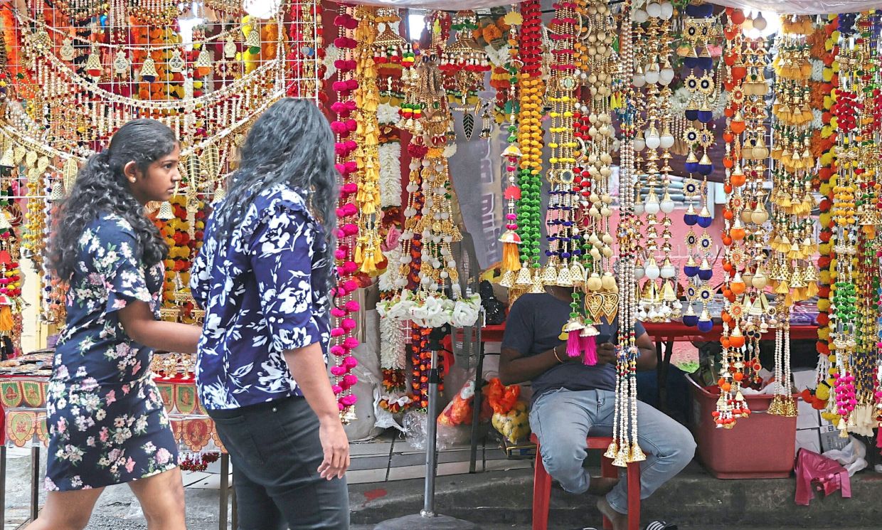 KL Deepavali bazaar lots halved | The Star