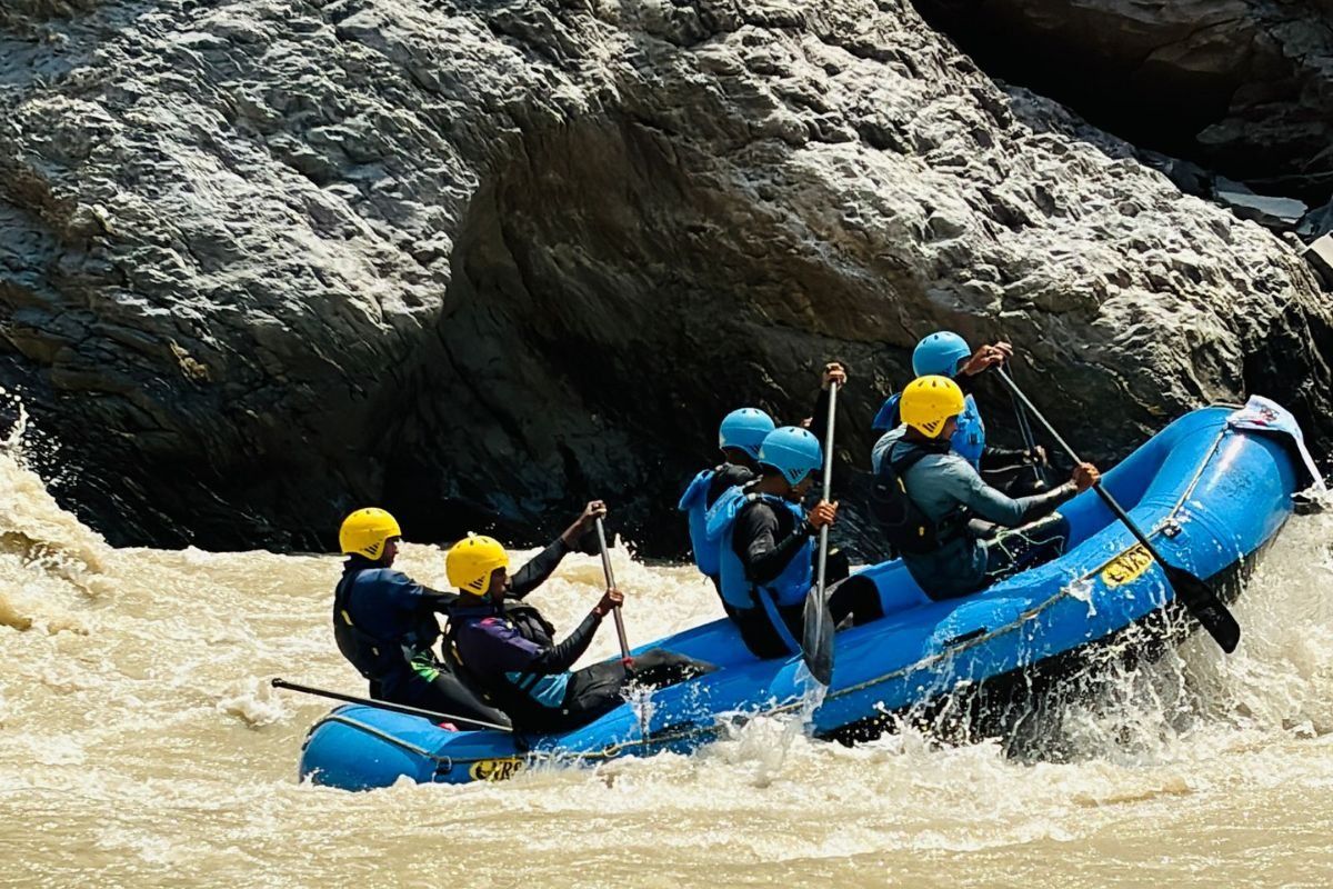 Women adventure sports professionals to manage rafting in Rishikesh ...
