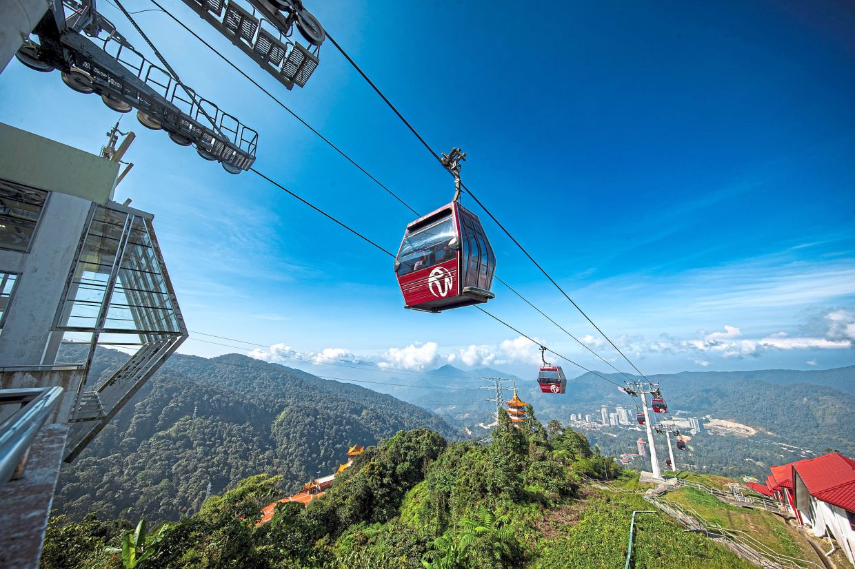 Two cable car services available for visitors to Genting Highlands ...