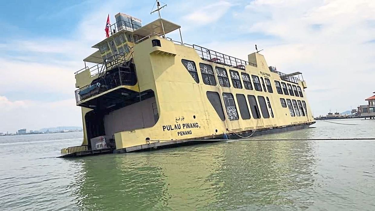 Leak threatens Penang’s floating museum-to-be | The Star