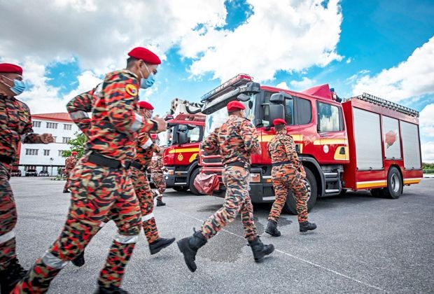 Dozens of firefighters deployed to contain major fire at SiLC ...