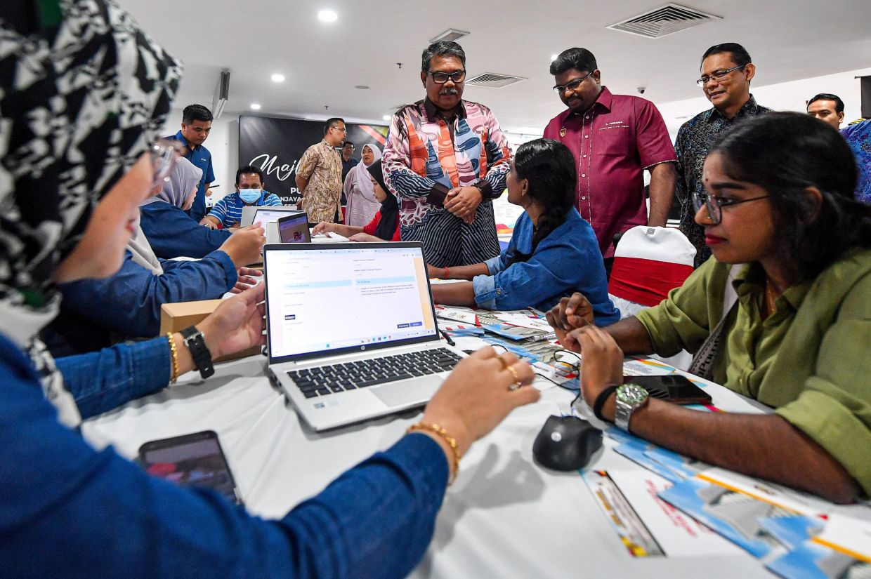 About 1.5 million civil service job applications expected for 2024 ...