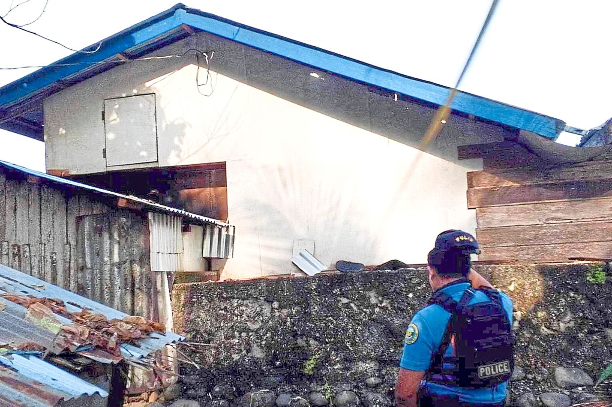 Gunmen kidnap American | The Star