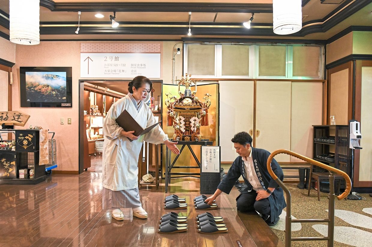 Standing up to rude customers | The Star