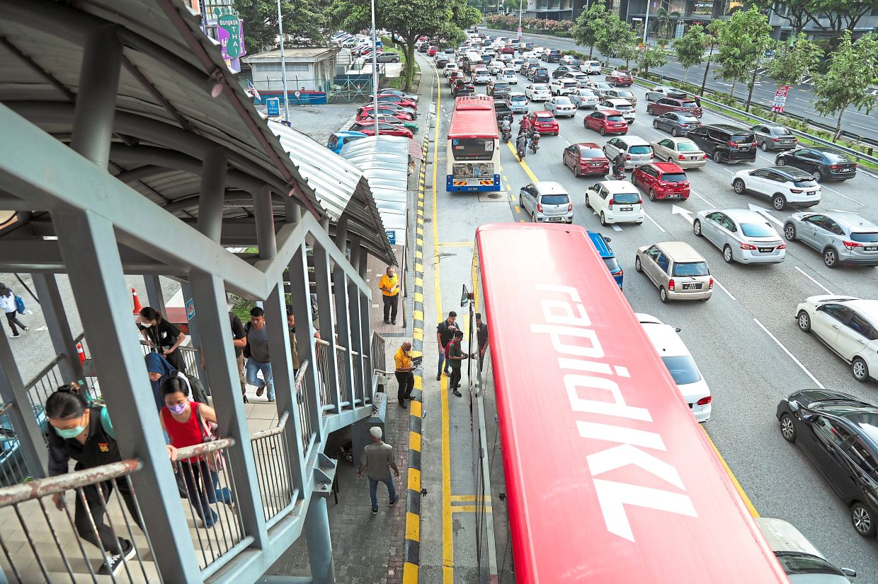 Ensuring pedestrians cross city roads safely | The Star