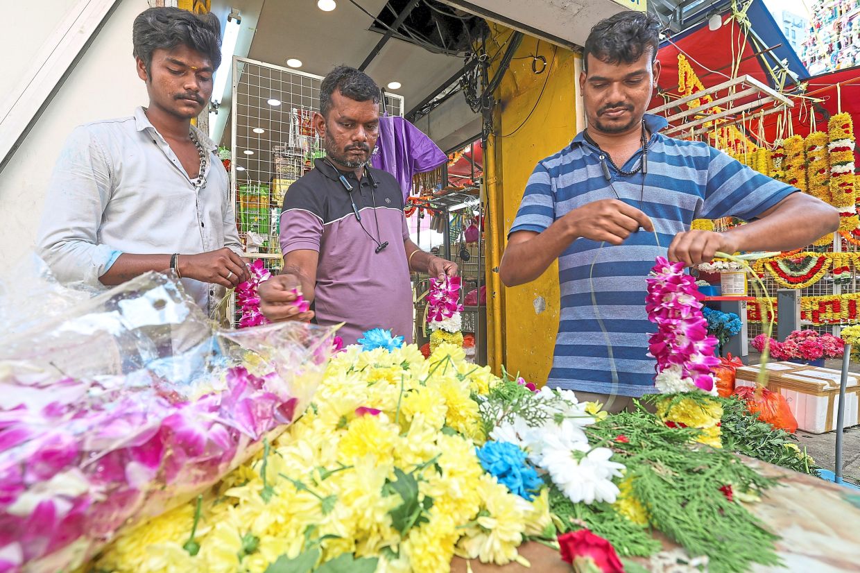 Bazaar as lively as ever as shoppers congregate | The Star