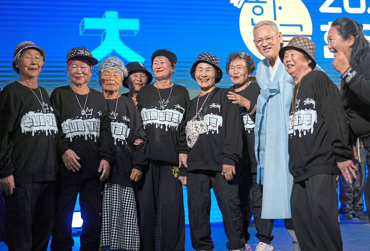 Octo-Gen-Z drop bars in bucket hats | The Star