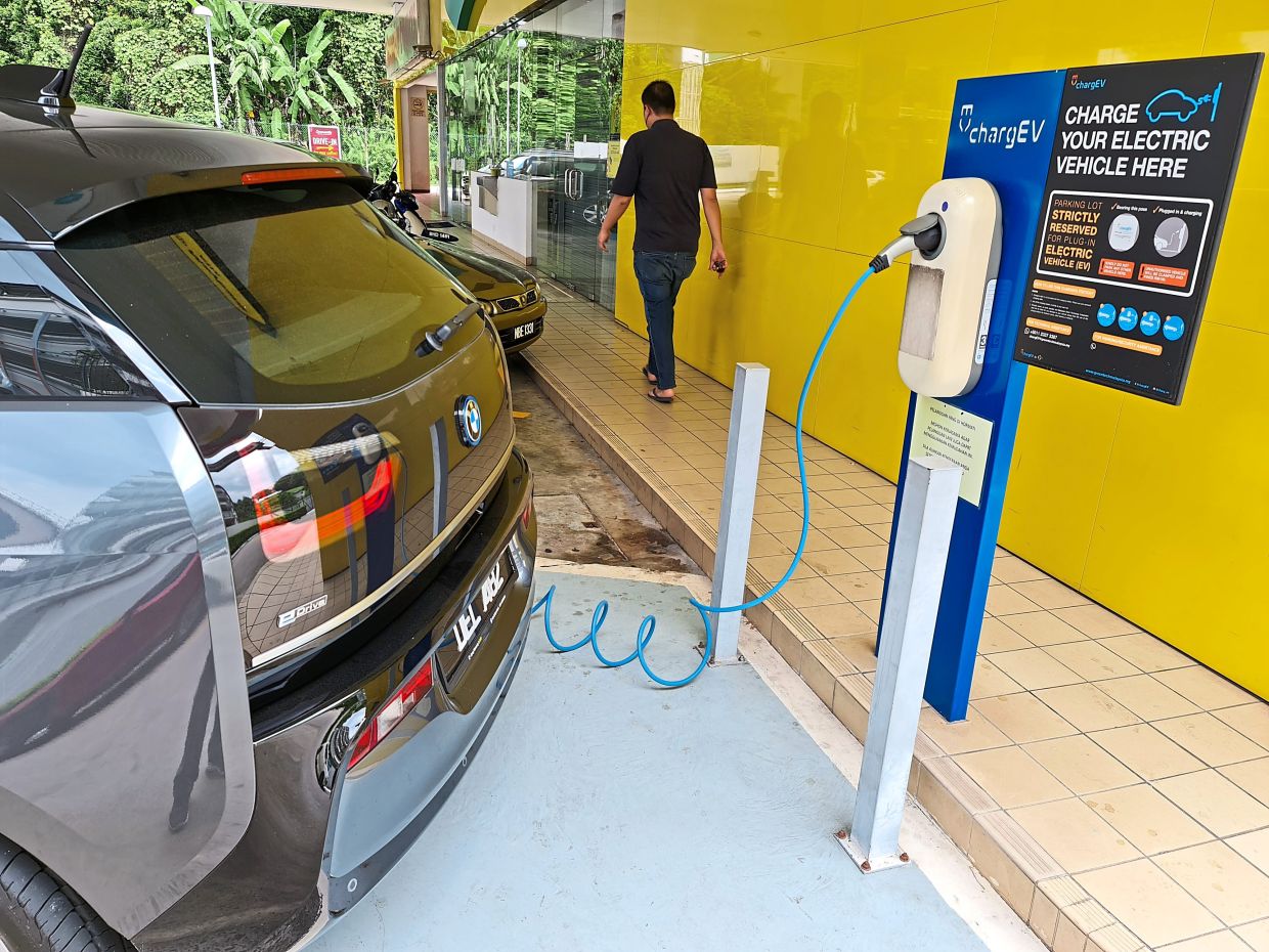 Govt wants 10,000 EV charging stations nationwide by 2030 | The Star