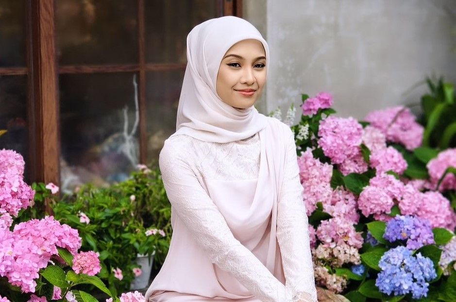 Malaysian artiste Nabila Razali not letting pregnancy stop her from ...