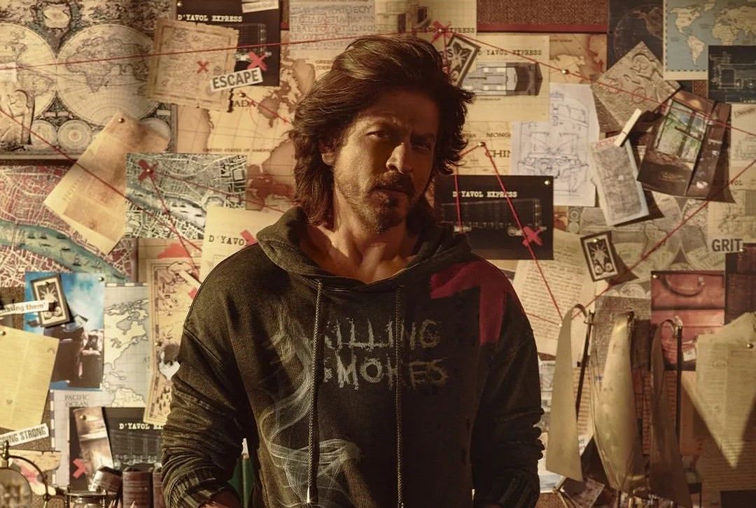 Shah Rukh Khan quits smoking after 100 cigarettes a day habit, battles ...