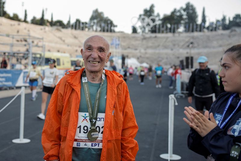 Athletics: Athletics-"We all can do it," says 88-year-old runner after ...