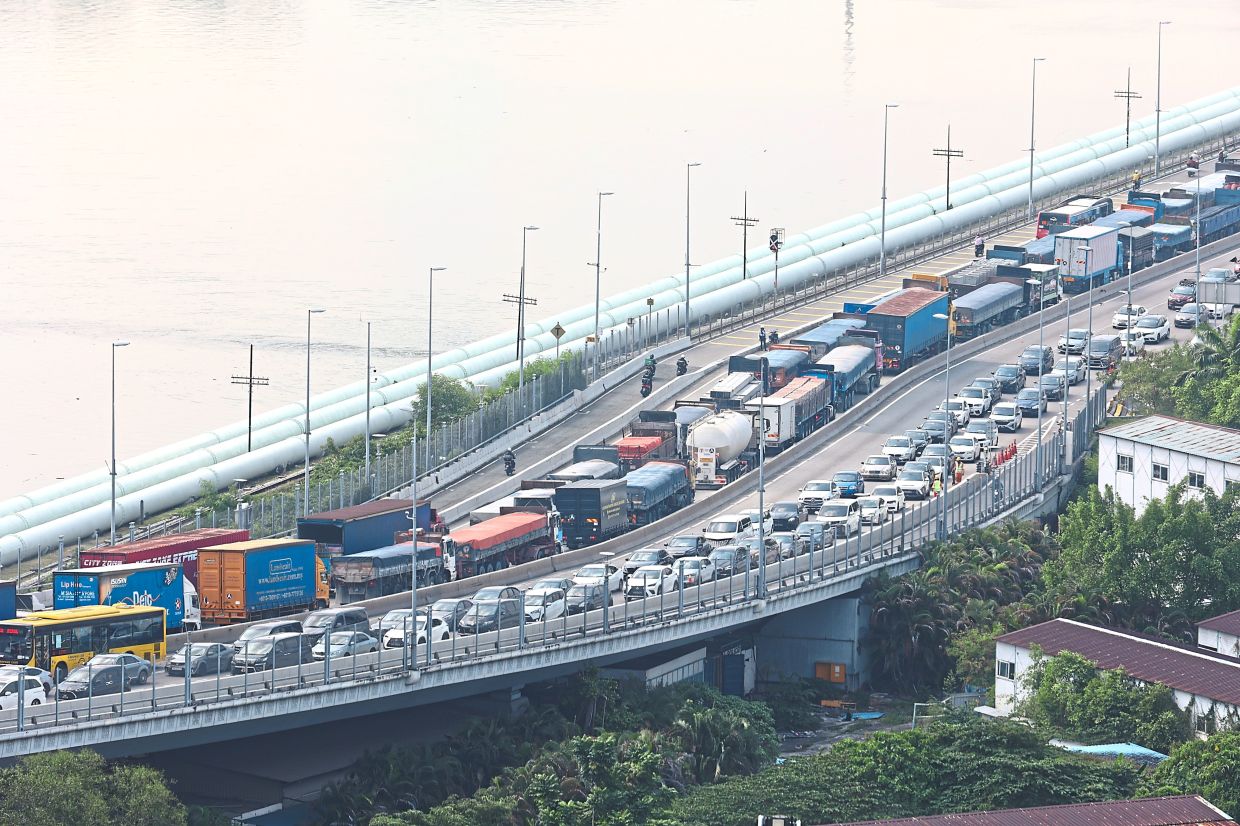 Slow flow at Second Link | The Star