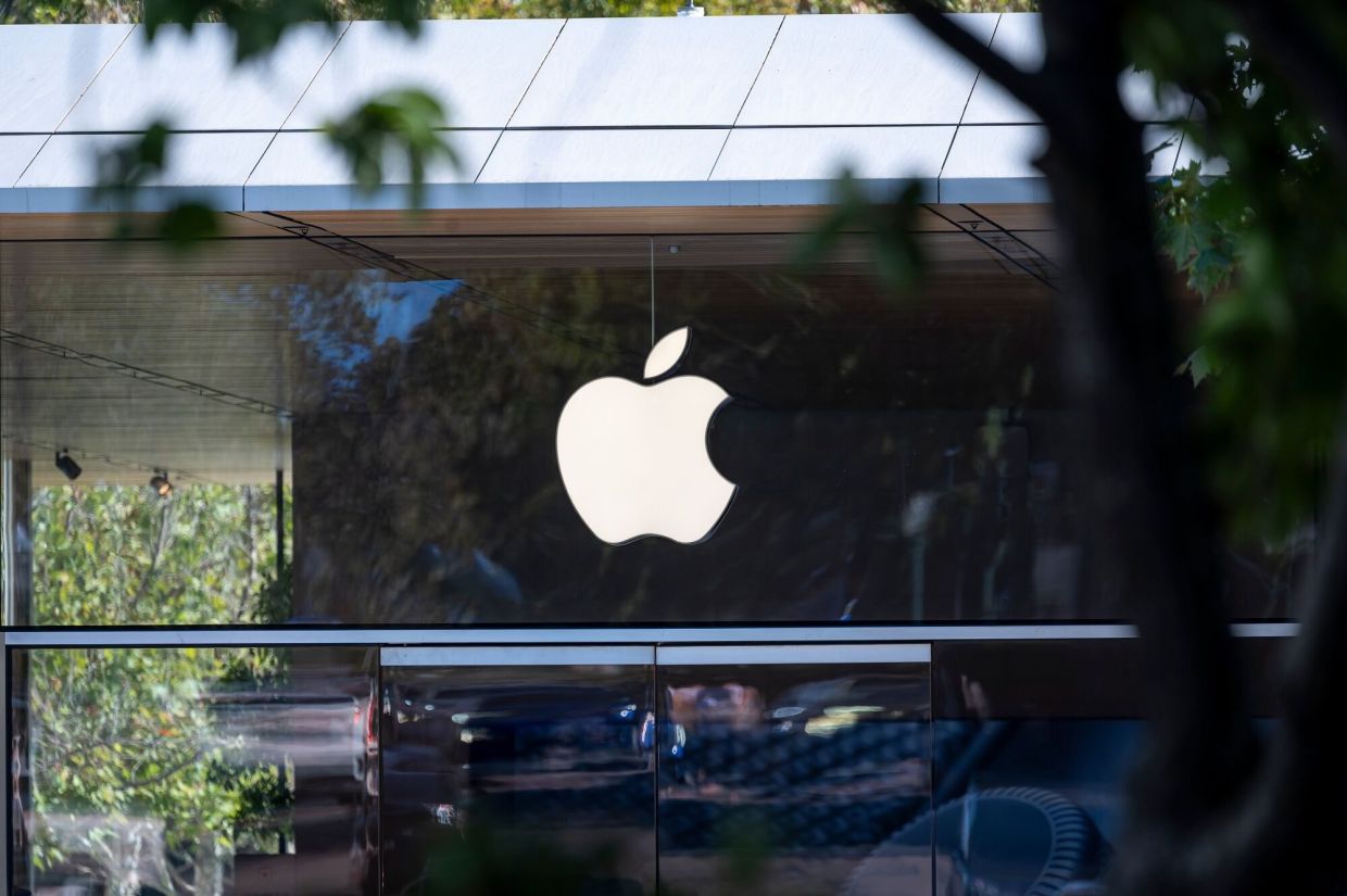 Apple’s next device is an AI wall tablet for home control, Siri and ...