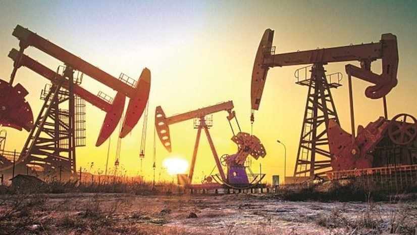 Oil pares losses on tight supply but cloudy demand caps gains | The Star