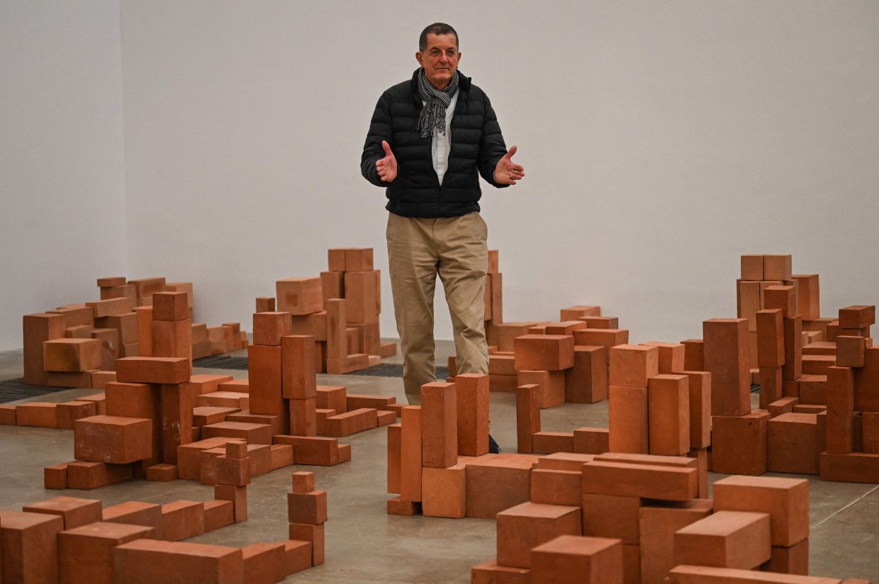 British sculptor Gormley hopes art can be bridge to China despite curbs ...