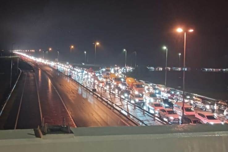 Heavy rain causes flash floods and traffic chaos on Brunei's Tutong ...