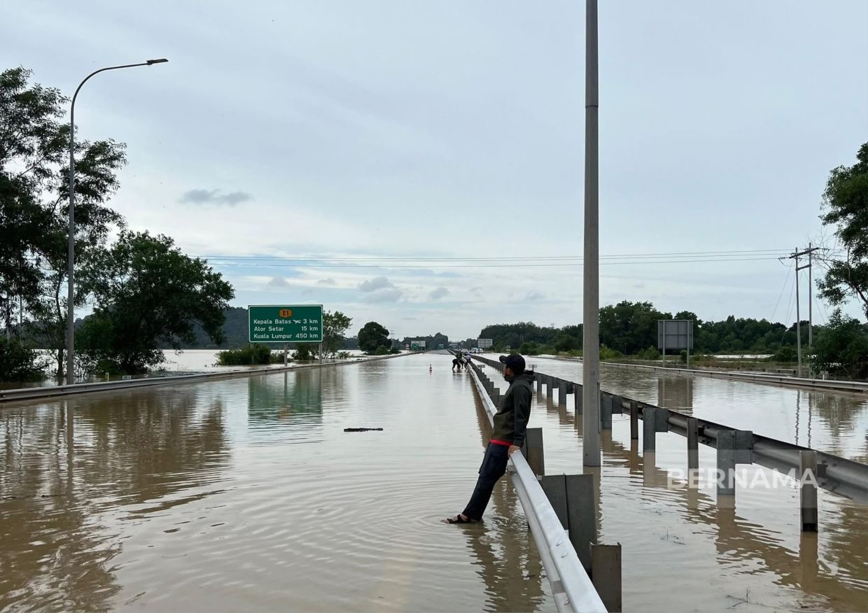 Floods: Several roads in Raub closed to light vehicles | The Star