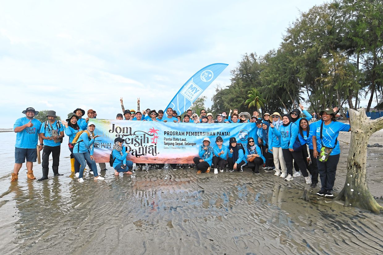 Volunteers restore state of Tg Sepat beach | The Star