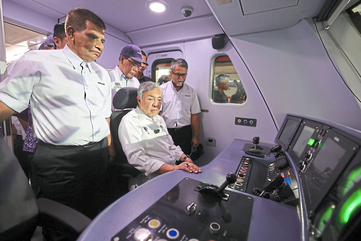 25,000 jobs in rail industry | The Star