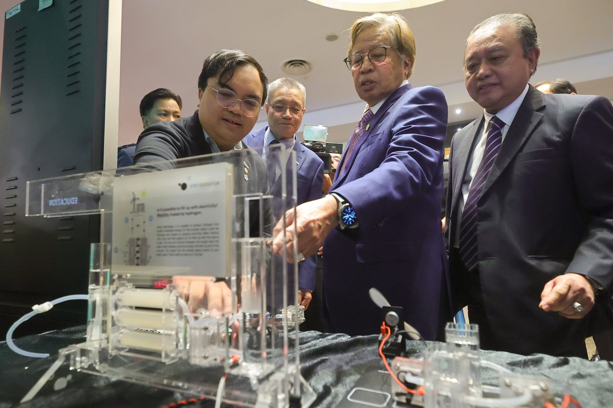 Sarawak reaches solution with PETRONAS over gas distribution issue, says Abang Jo | The Star