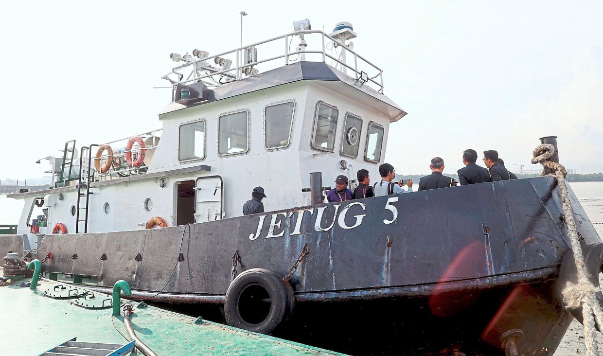 Diesel smuggling bid foiled in Klang | The Star