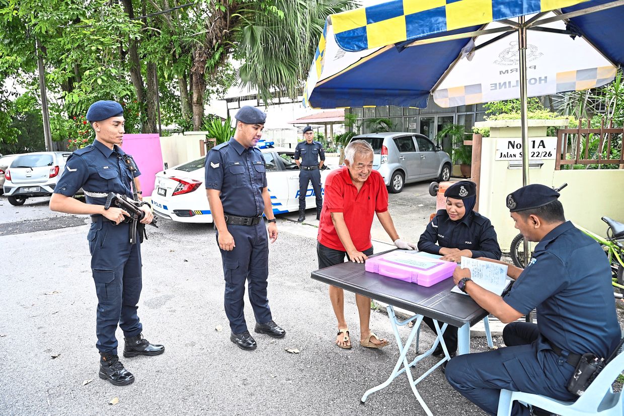 It takes two sides to stay safe, say cops | The Star