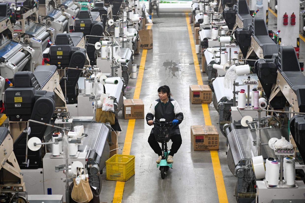 China youth flock to civil service jobs that now offer less security ...