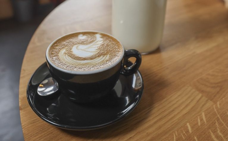 Drinking coffee in the morning is better than a few cups throughout the ...