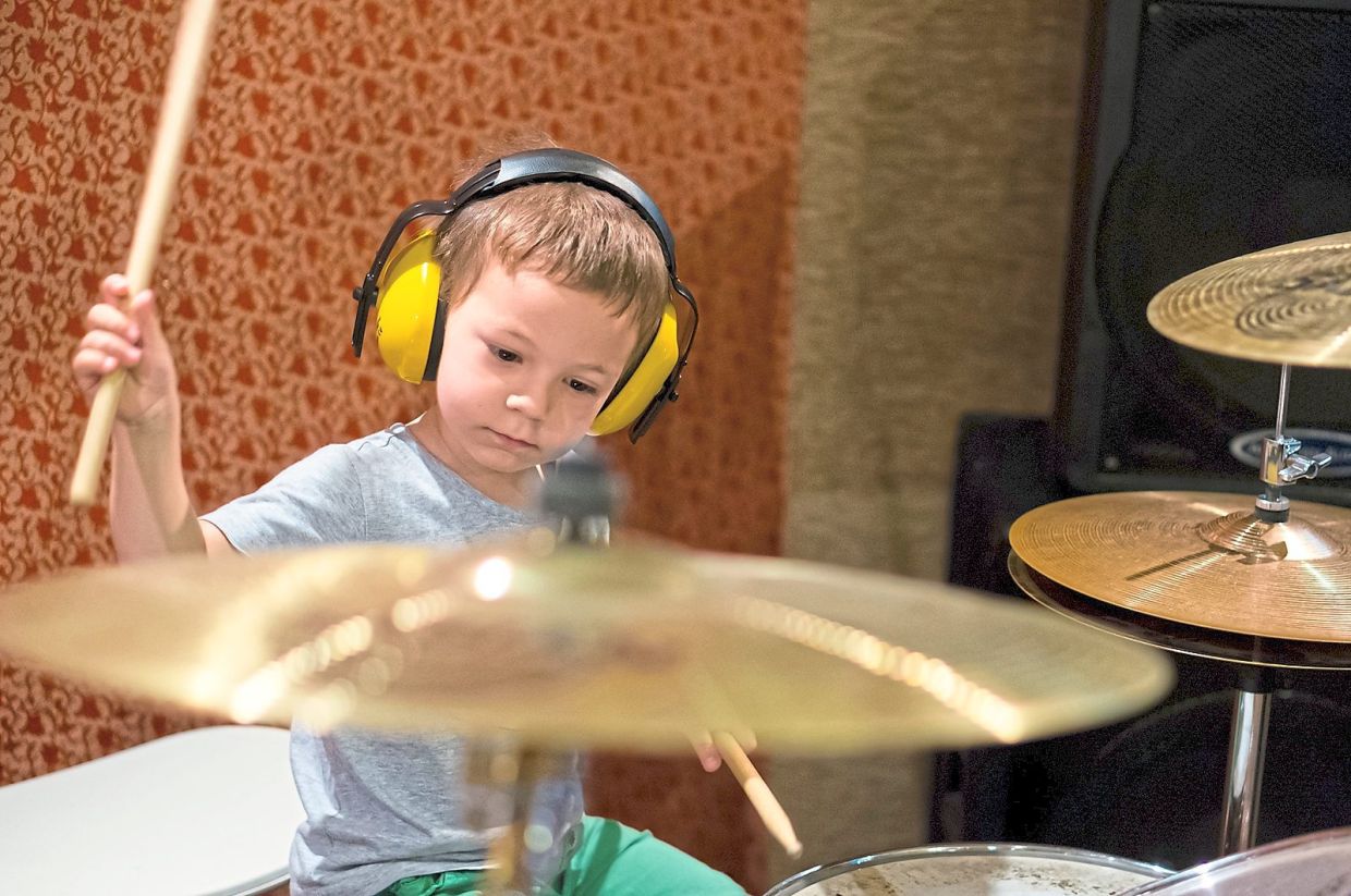 Noisy toys or instruments can hurt your child's hearing | The Star