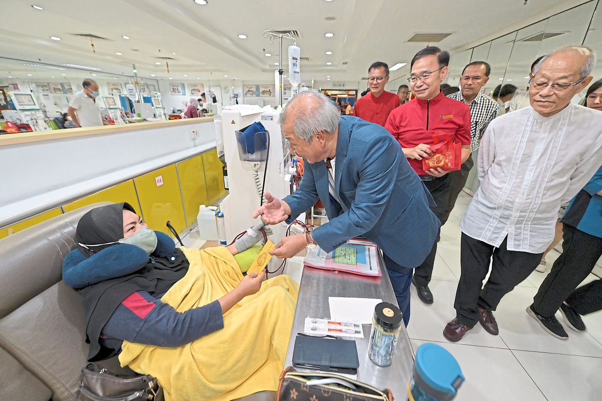 Lending a helping hand to dialysis patients in need | The Star