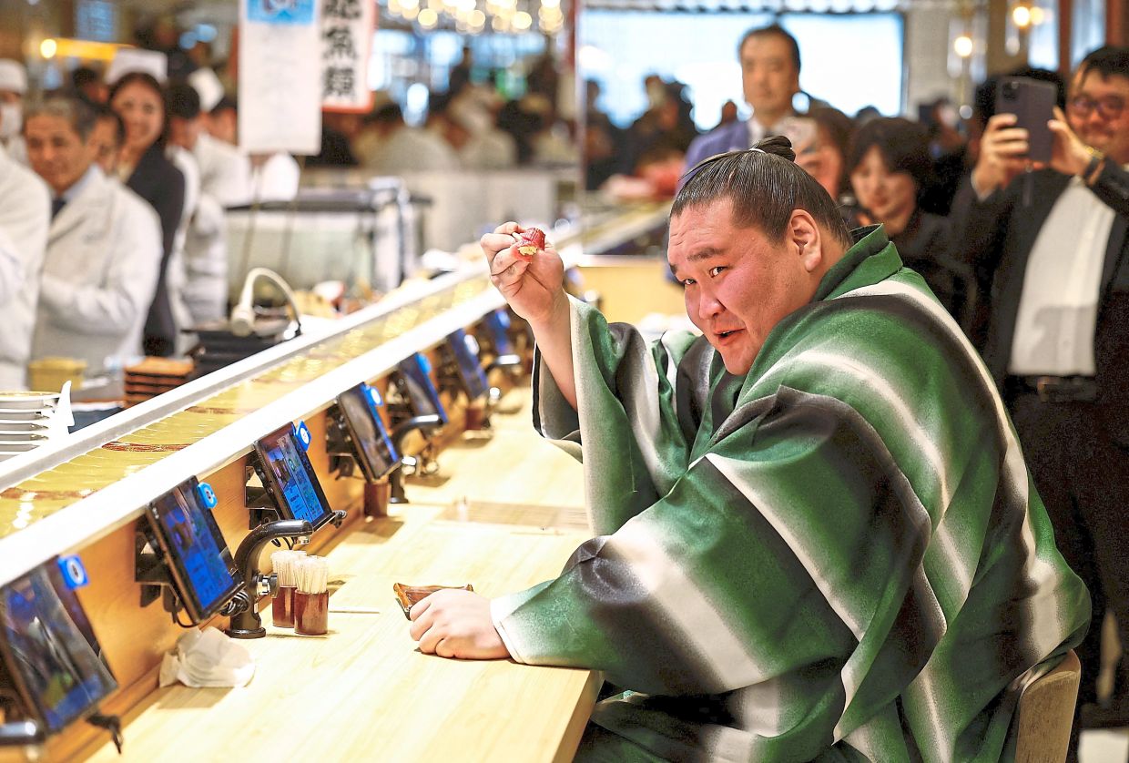 Sumo grand master retires after ‘a tough 14 years’ | The Star