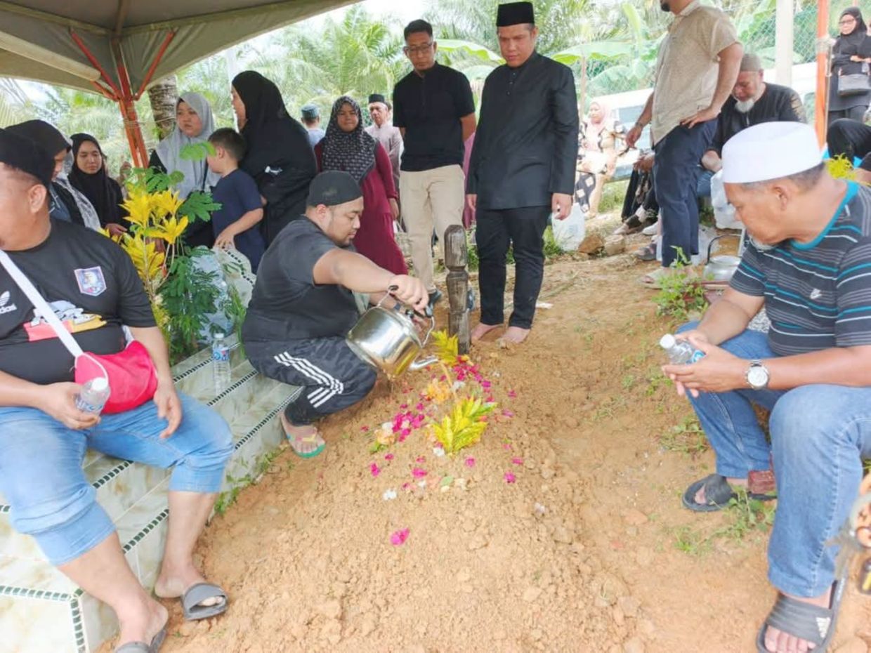 Sabah CM bids goodbye to old friend Mohamad Hamsan | The Star