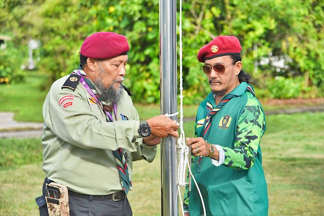 Lessons on flag etiquette in Brunei's Belait District | The Star