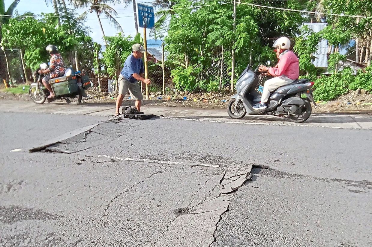 Quakes hit two towns, causing structural damage | The Star