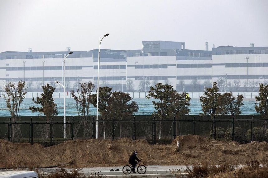 China’s export ban on engineers and equipment disrupts manufacturing ...