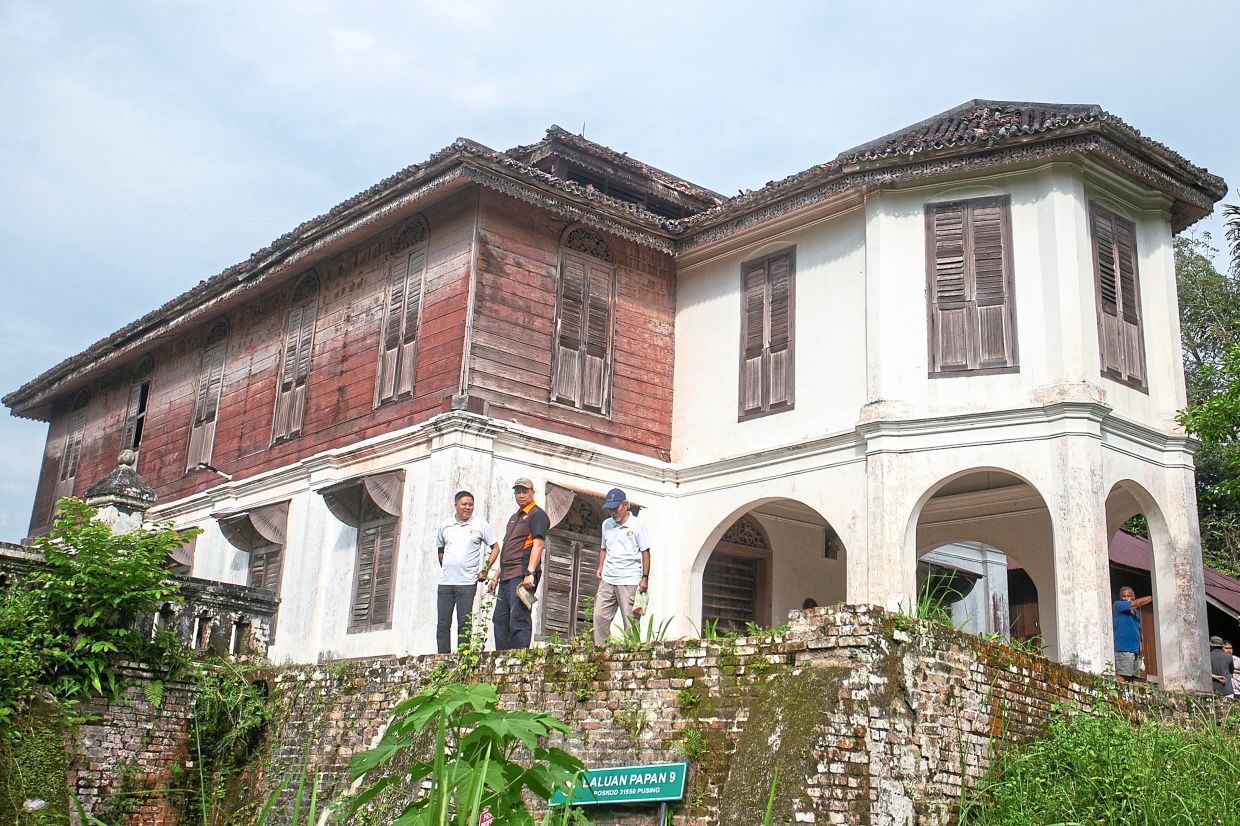 Historic Papan house battles decay, thefts | The Star