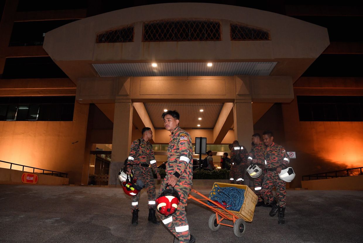 Revisiting Teoh Beng Hock: Fireman used to act out possible scenarios ...