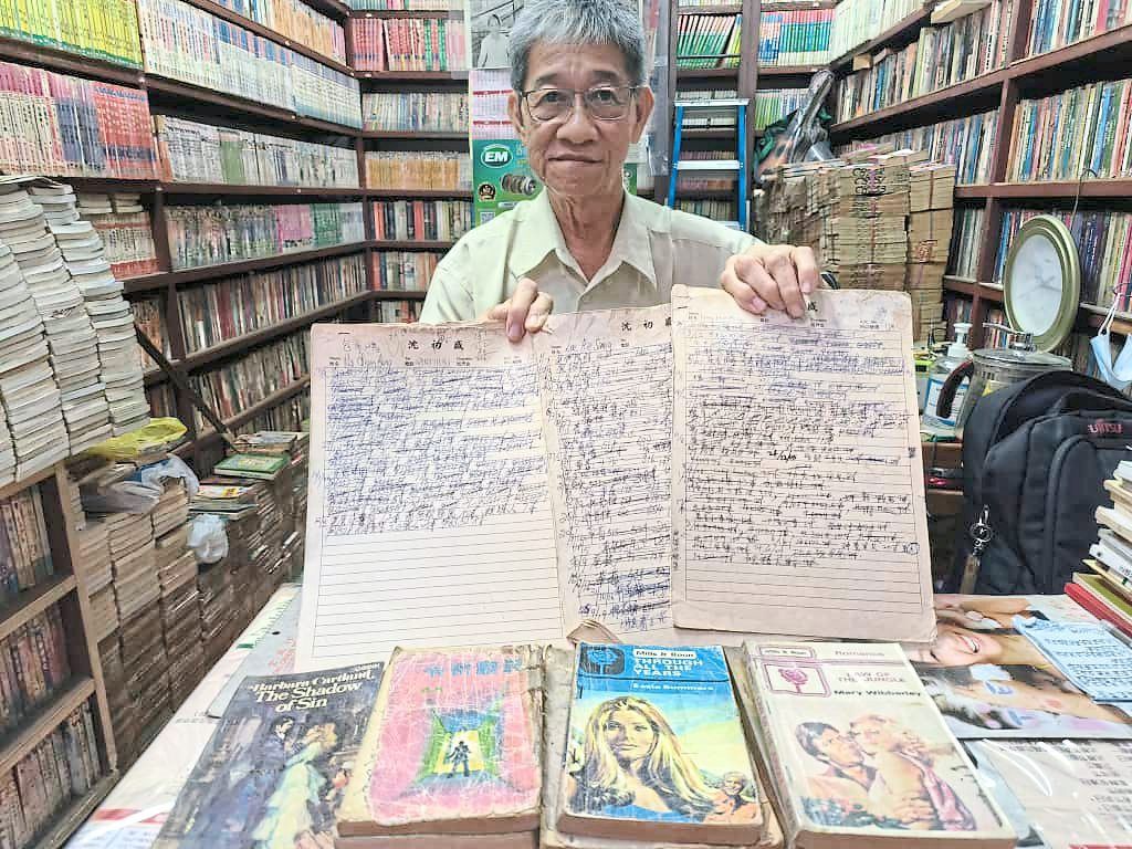 Turning the page on Sibu’s last book rental stall | The Star