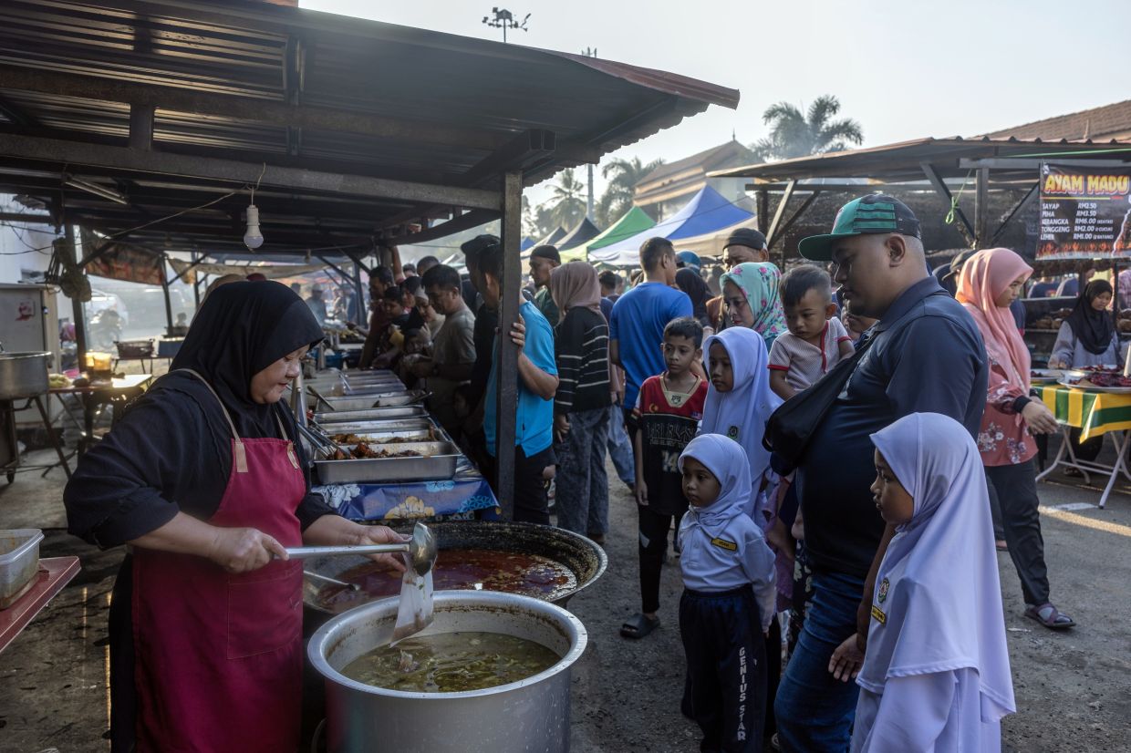 (Photo Gallery) Ramadan bazaars pull in the crowds throughout the ...