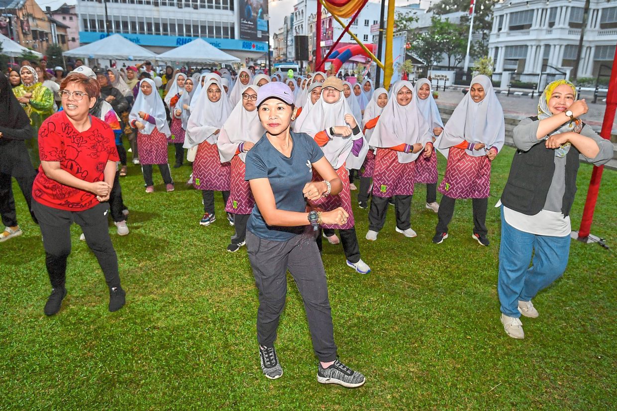 Themed fun walk in Klang draws big crowd | The Star